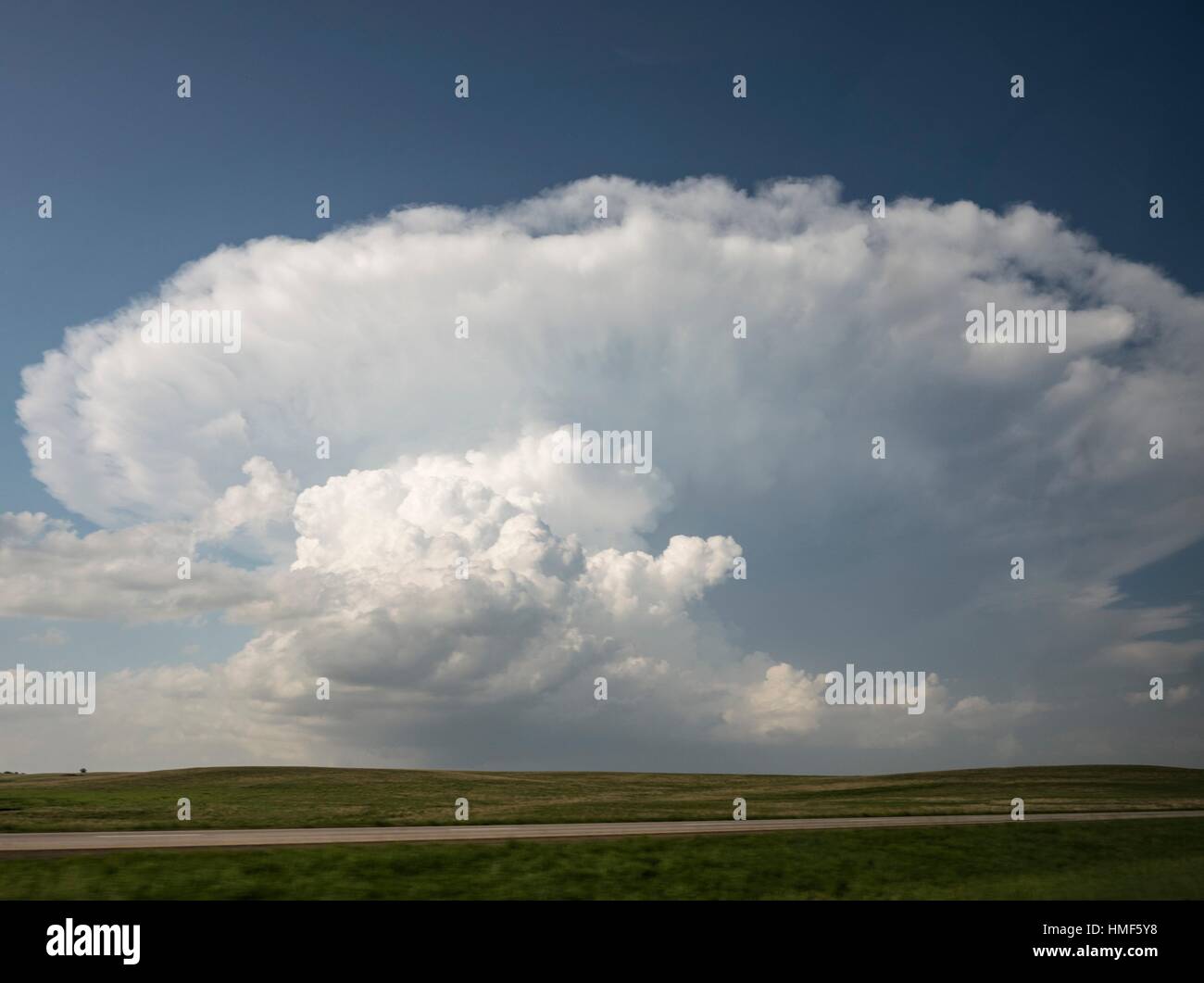 Supercell storm kansas hi-res stock photography and images - Alamy