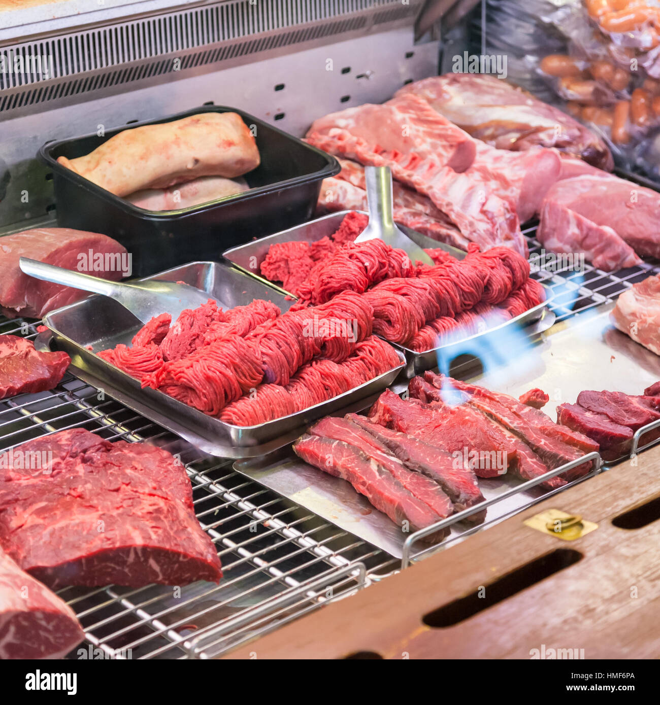 Store window with fresh meat hi-res stock photography and images - Alamy