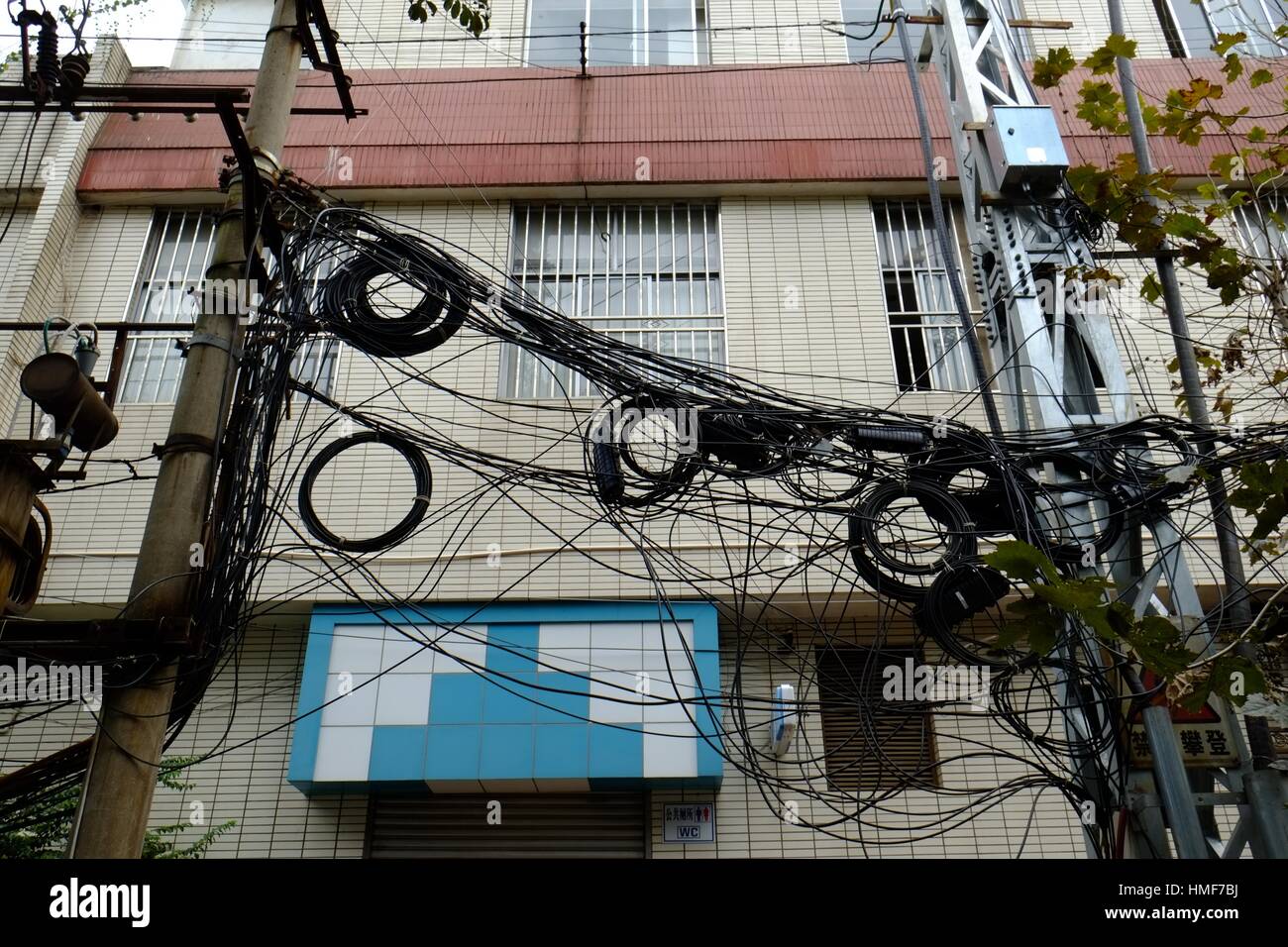 Messy Powerlines Stock Photos & Messy Powerlines Stock Images - Alamy