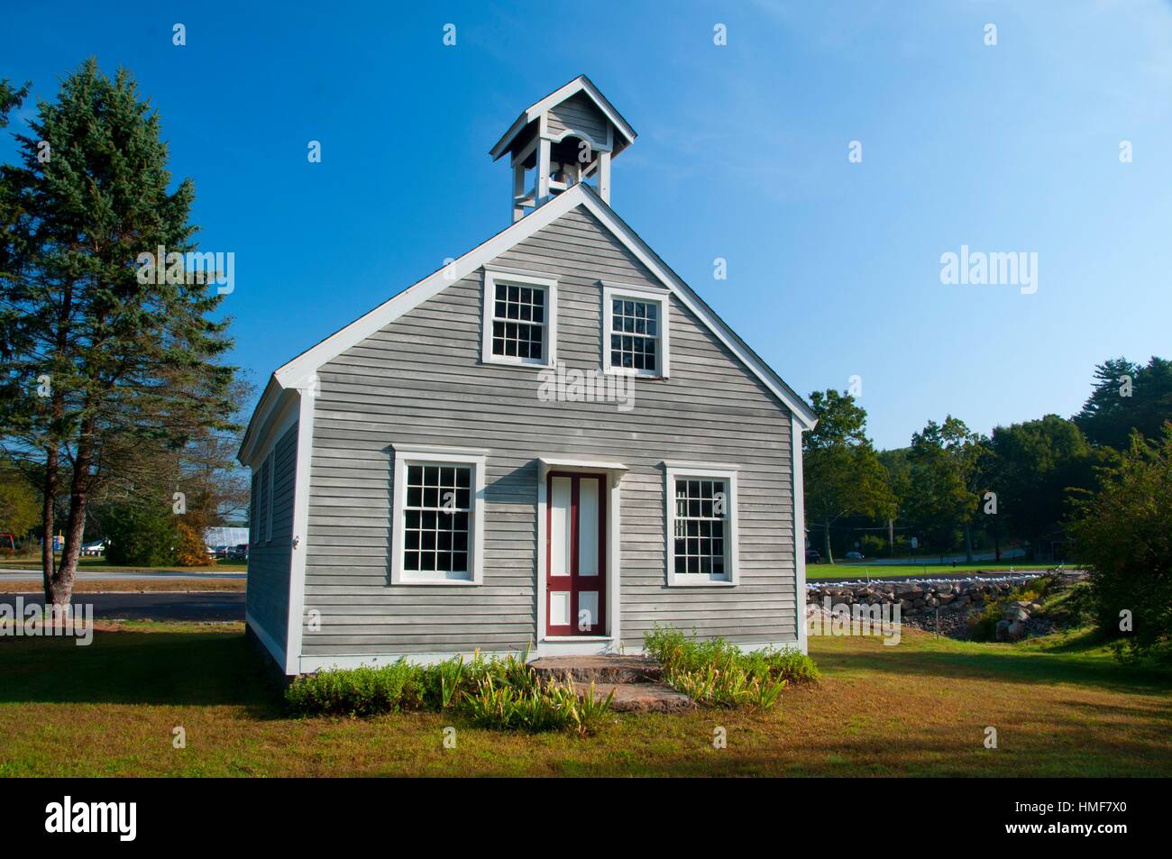 School schoolhouse bell tower hi-res stock photography and images - Alamy