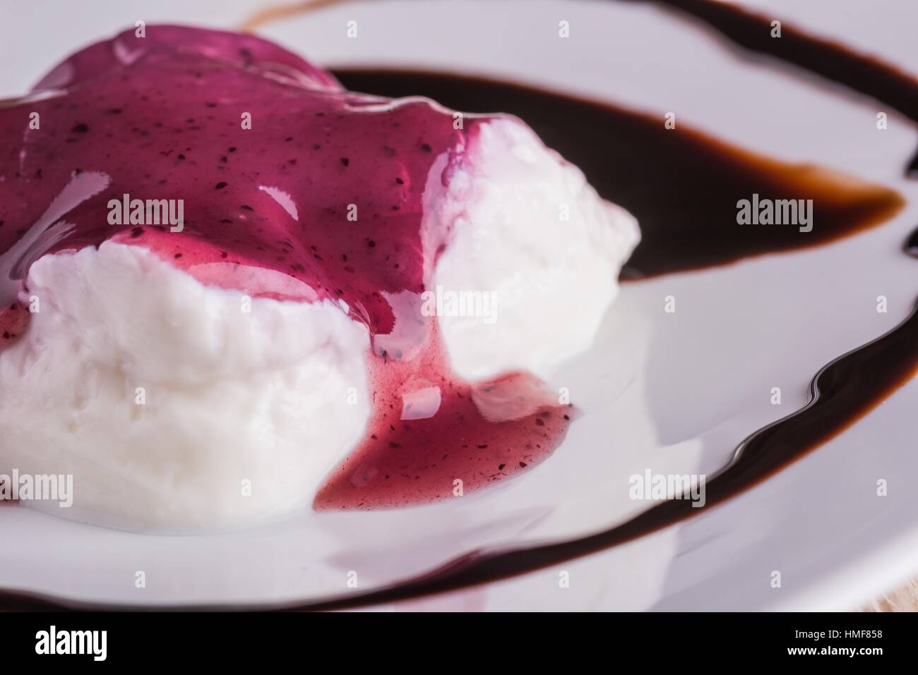 Desert topping hi-res stock photography and images - Alamy