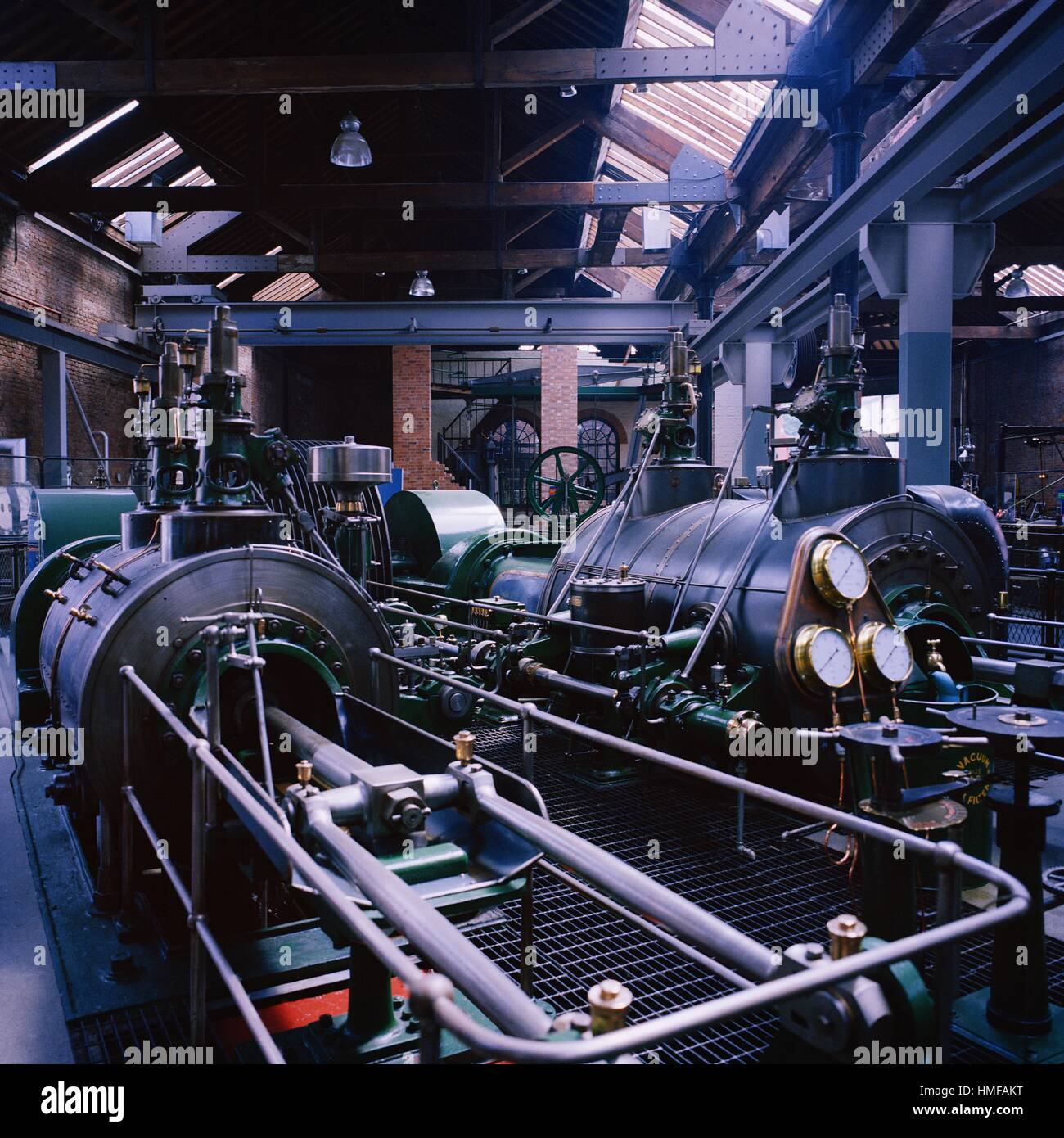 Science museum energy hall hi-res stock photography and images - Alamy