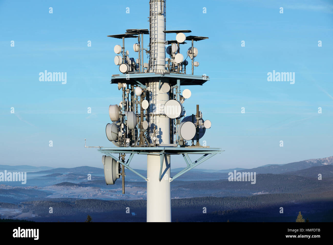 Broadcast antenna hi-res stock photography and images - Alamy