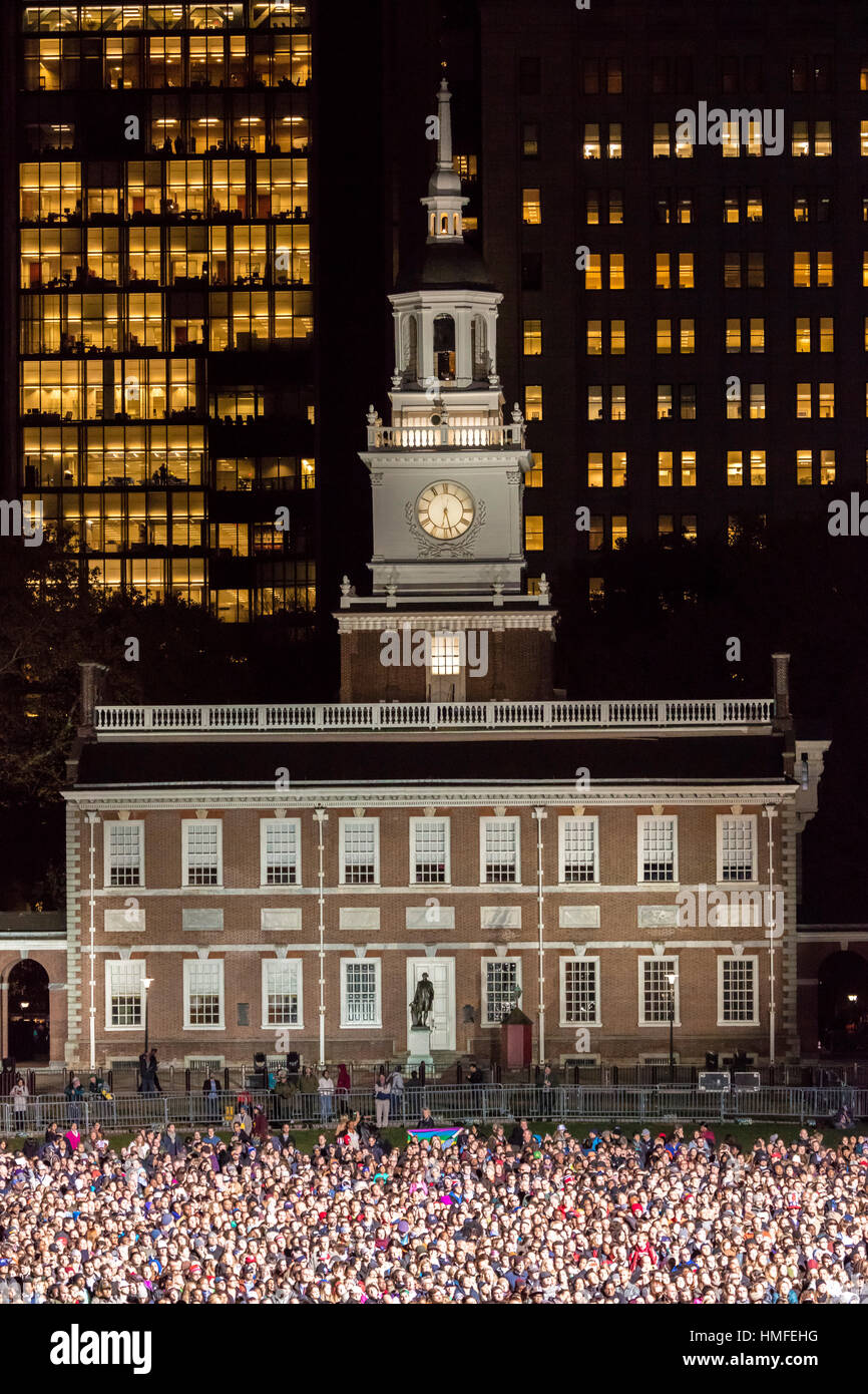 NOVEMBER 7, 2016, INDEPENDENCE HALL, PHIL., PA - Thousands attend ...