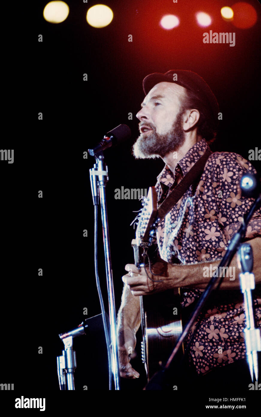 Seeger Pete High Resolution Stock Photography and Images - Alamy