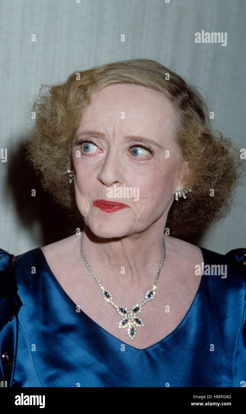 Bette davis in los angeles ca hi-res stock photography and images - Alamy