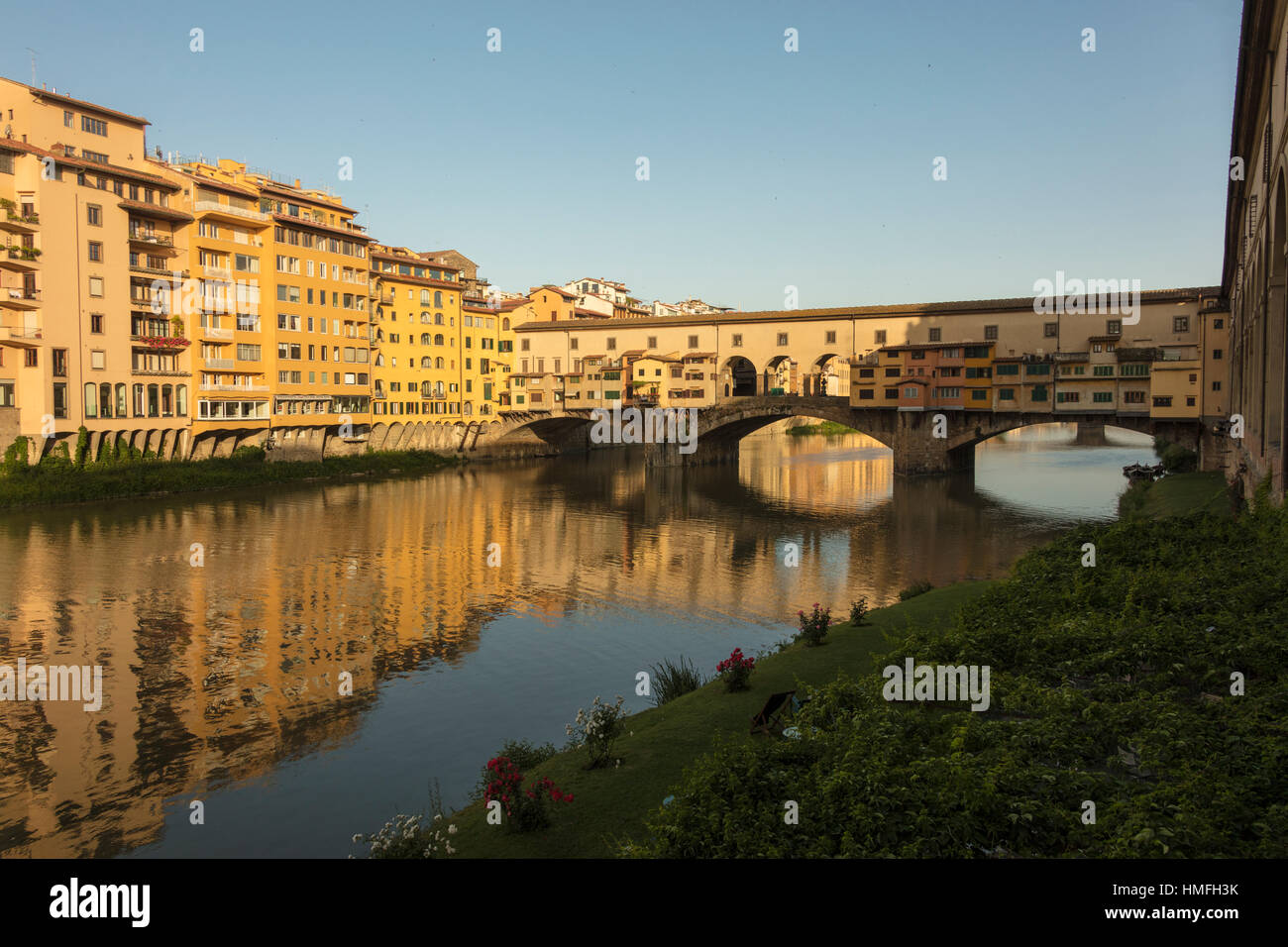 Medieval stone arch bridge hi-res stock photography and images - Alamy