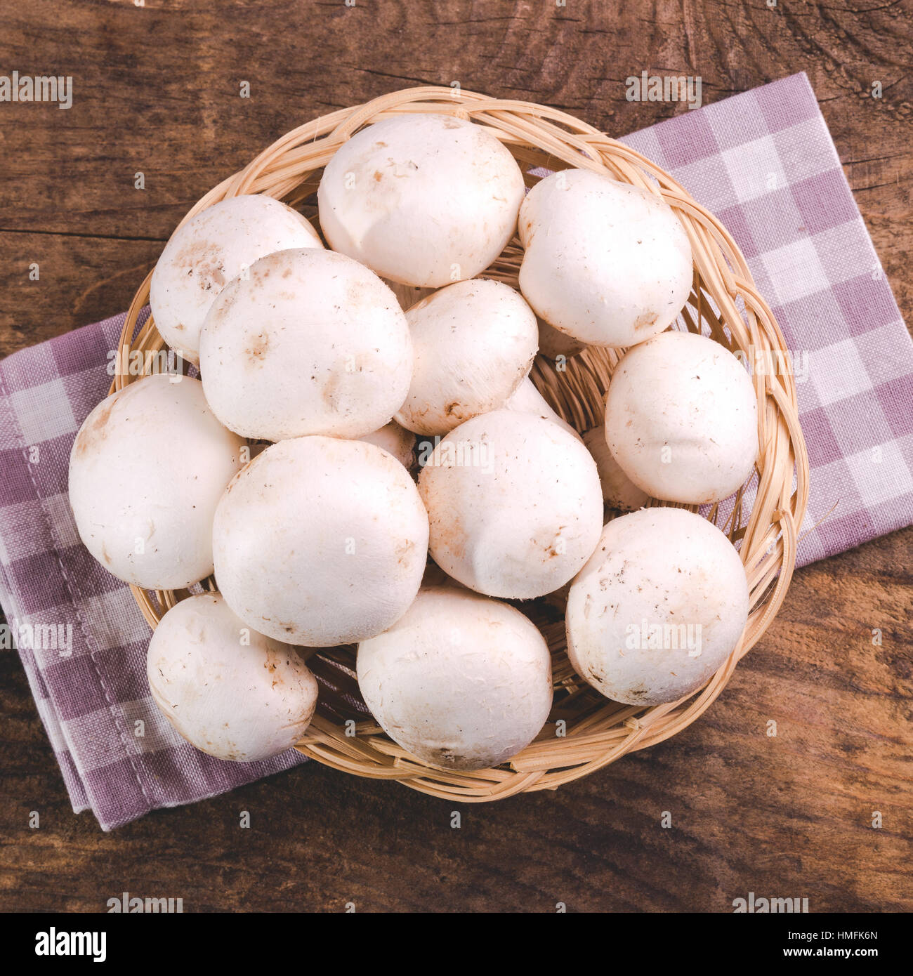 champignon - agaricus bisporus mushroom Stock Photo - Alamy