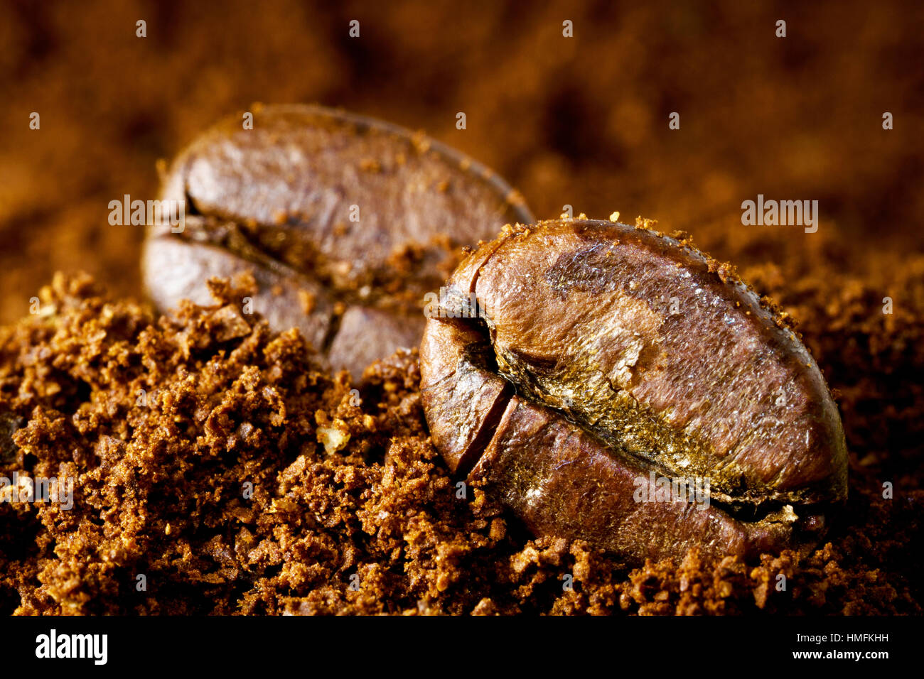 coffee beans and powder Stock Photo - Alamy