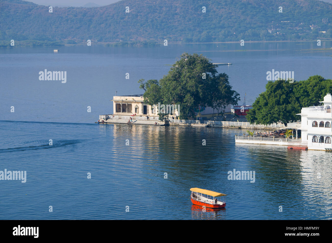 beautiful landscape of the city of Udaipur and the lake Pichola in ...