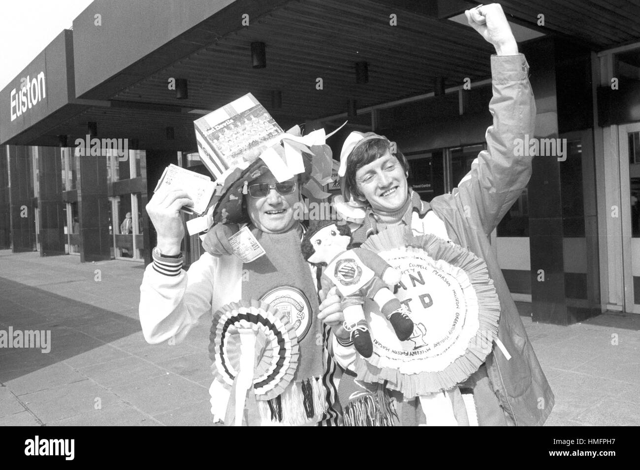 Manchester United fans Jerry Earnshaw (left) and Bill McKnight arrive ...