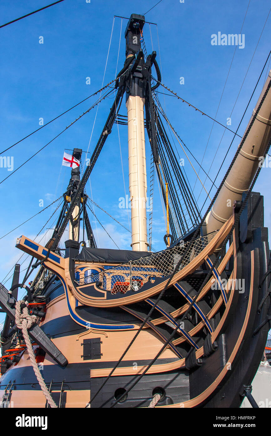 Bow and starboard of HMS Victory Stock Photo - Alamy