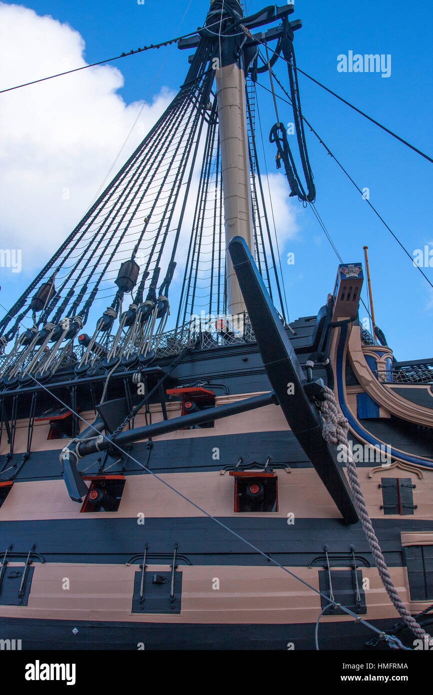 Bow and starboard of HMS Victory Stock Photo - Alamy