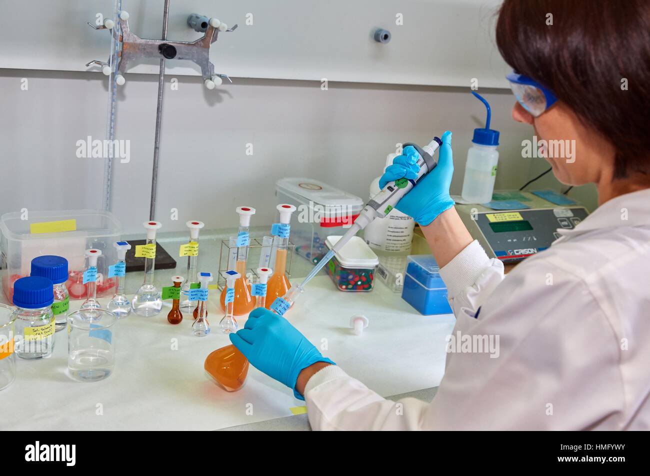 Formulation drugs hi-res stock photography and images - Alamy