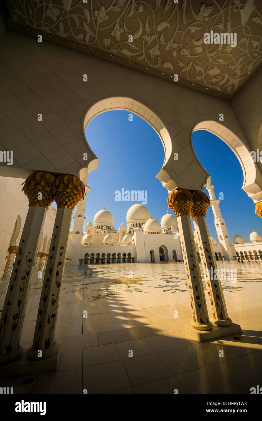 Sheik zayed bin sultan al nahyan hi-res stock photography and images ...