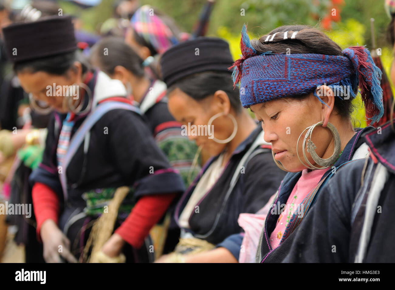Sapa, Vietnam - October 24: Woman in the traditional dress of Homong ...