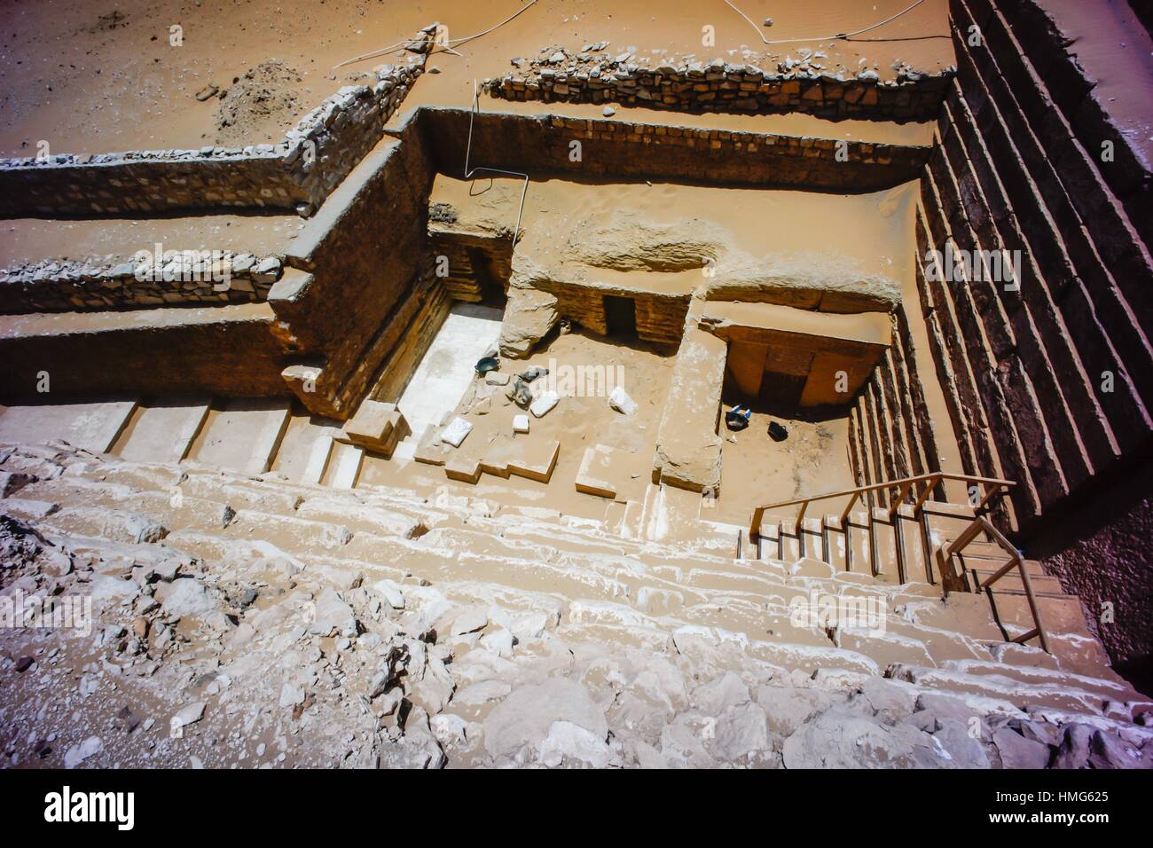 Ancient egypt royal necropolis hi-res stock photography and images - Alamy