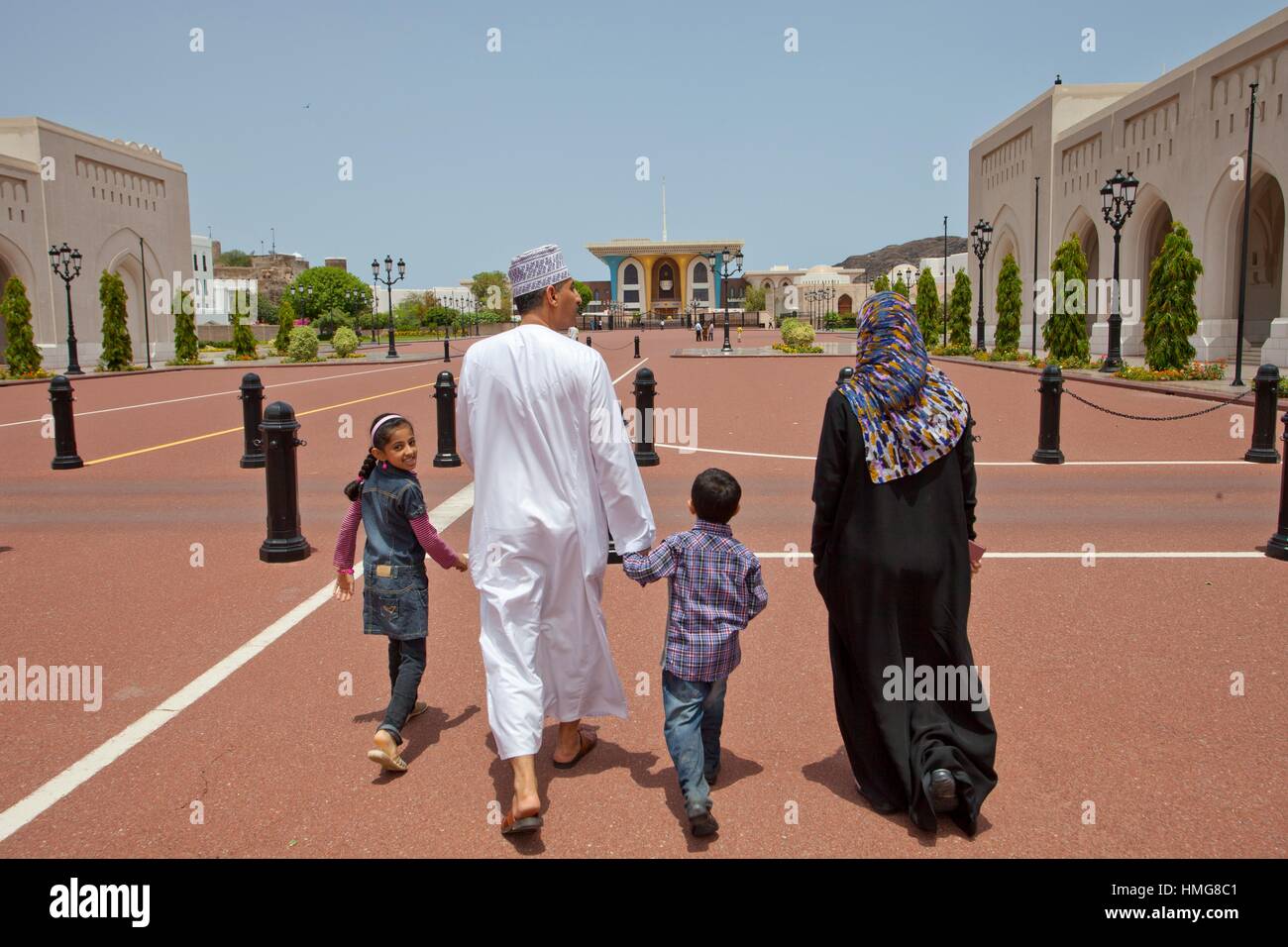 Oman muscat family hi-res stock photography and images - Alamy