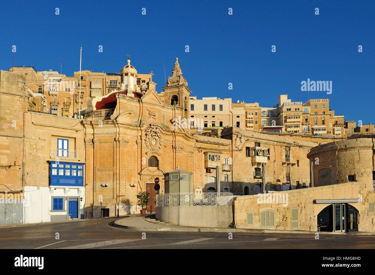 Malta harbour club restaurant hi-res stock photography and images - Alamy