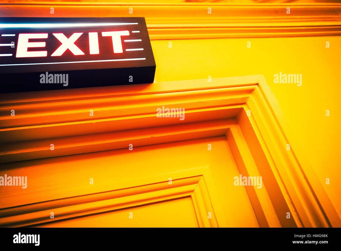 Exit sign on top of door hi-res stock photography and images - Alamy