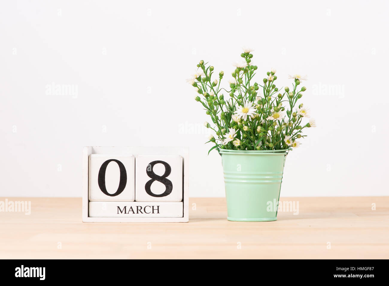 Colorful march calendar hi-res stock photography and images - Alamy