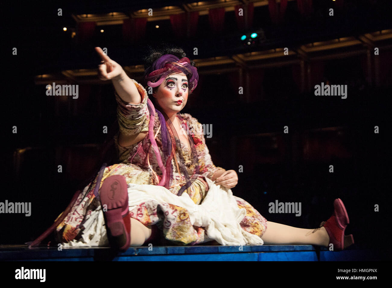 Cirque du soleil clown hi-res stock photography and images - Alamy