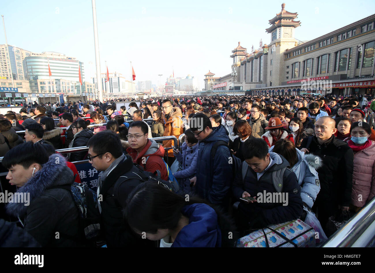 China queue subway hi-res stock photography and images - Alamy