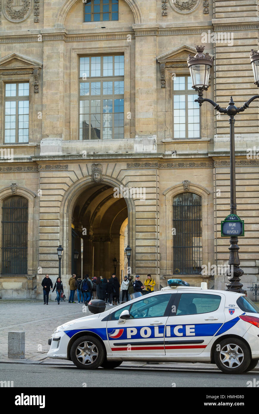 Paris, France French Police Guard CLosed Louvre Museum after Terrorist ...