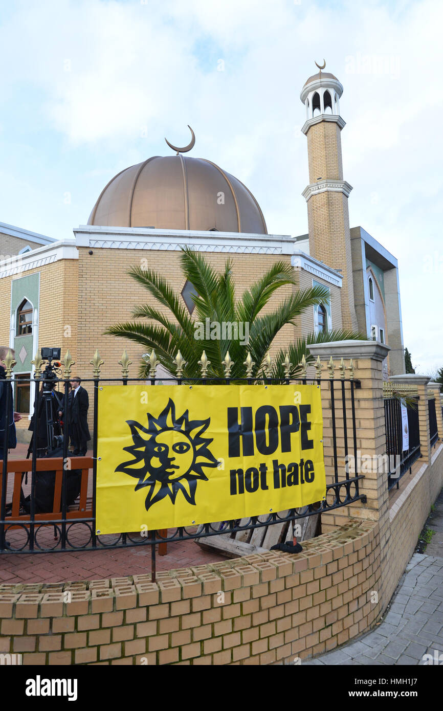 Wightman Road, London, UK. 3rd Feb, 2017. People of different faiths ...