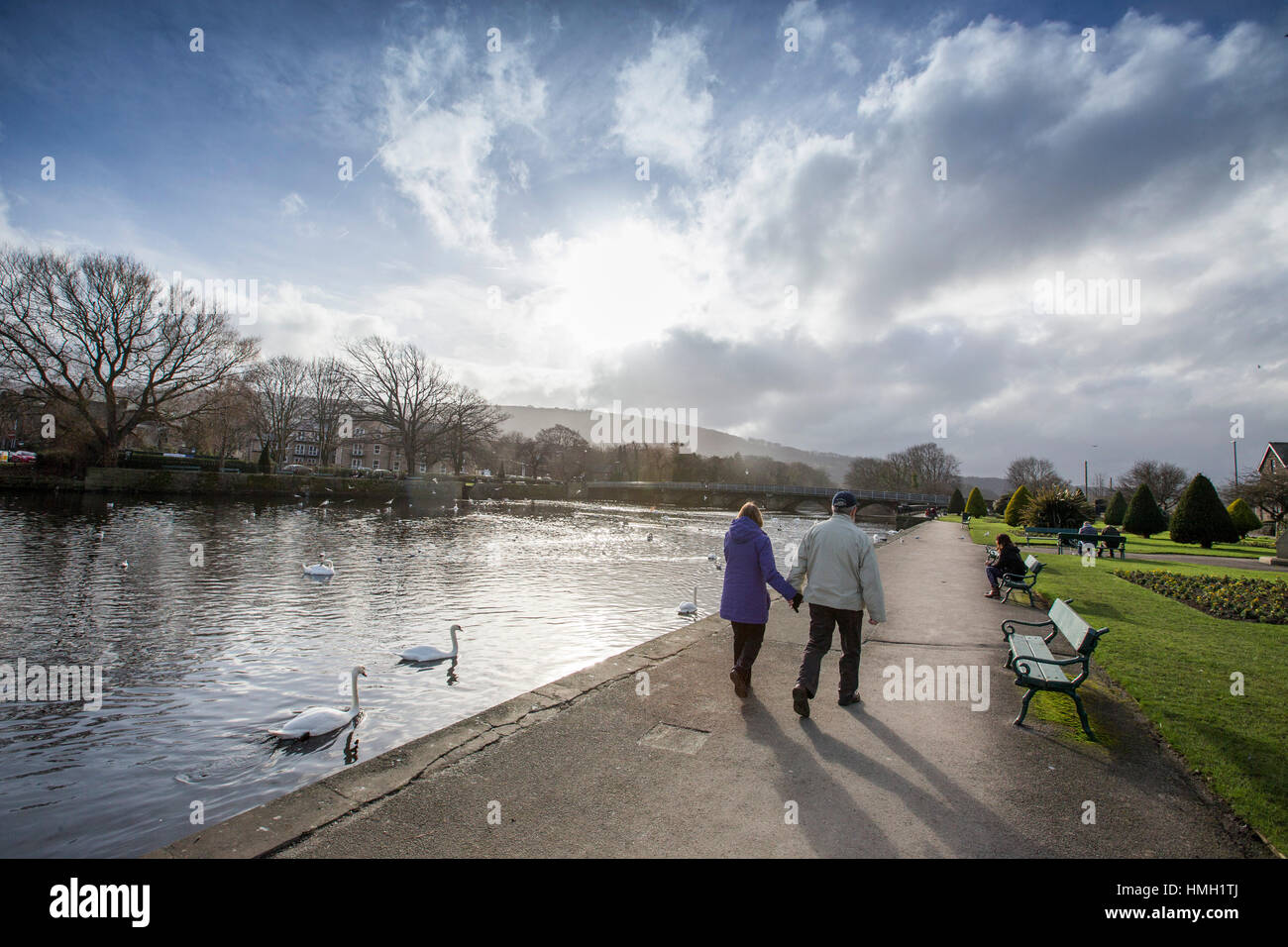 Otley, Yorkshire, UK. 3rd Feb, 2017. UK Weather. People take a lunch ...
