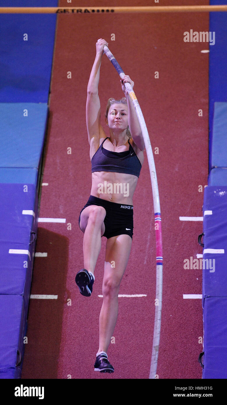 Pole jumping hi-res stock photography and images - Alamy