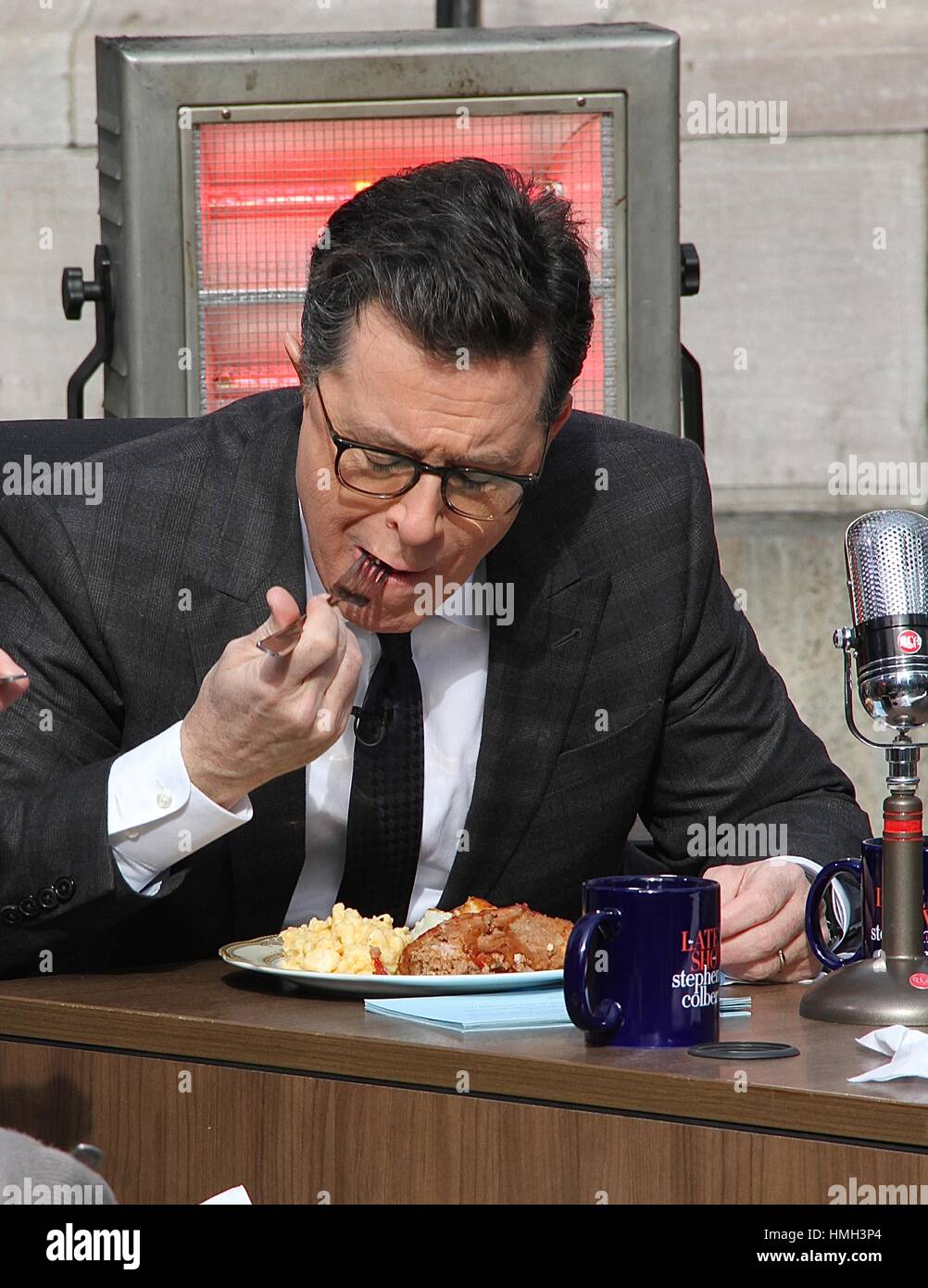 Plate for interviews hi-res stock photography and images - Alamy