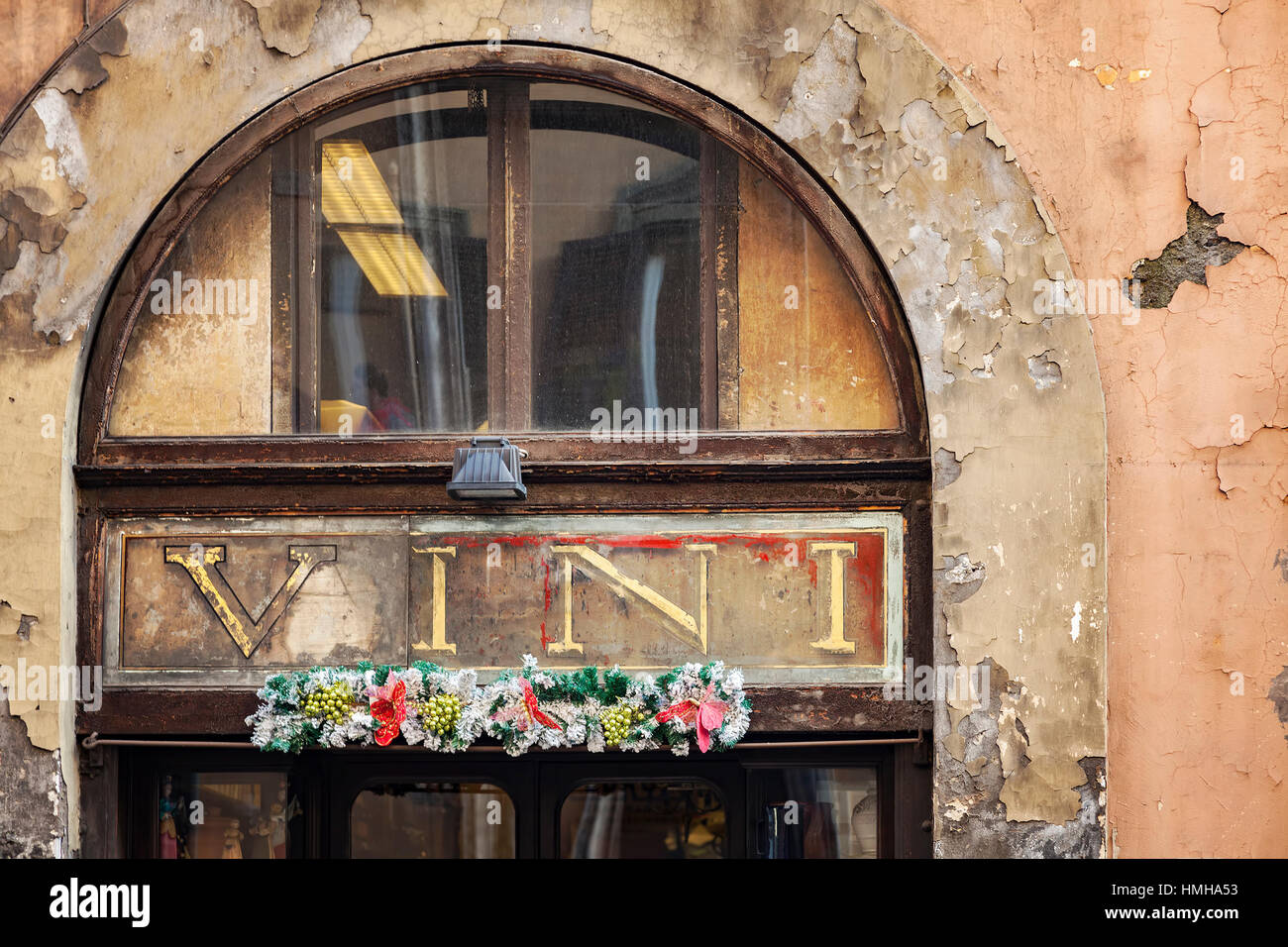 Vintage sign and building hi-res stock photography and images - Alamy