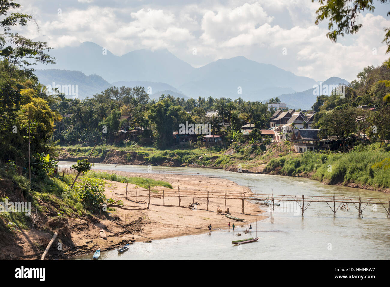 Bamboo footbridge hi-res stock photography and images - Alamy