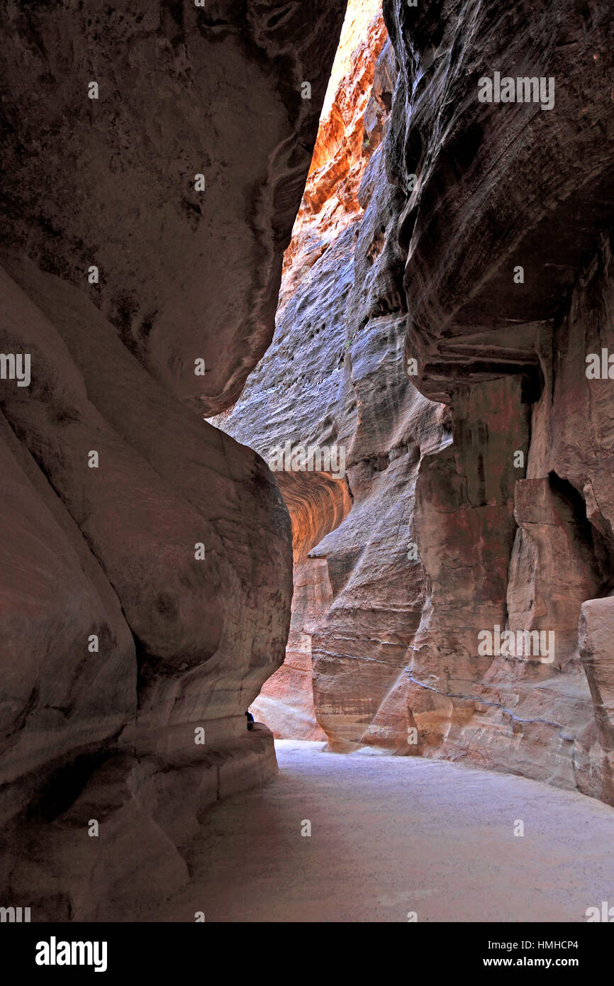 As-Siq, Siq, access to the city, abandoned rock city Petra, al-Batra ...
