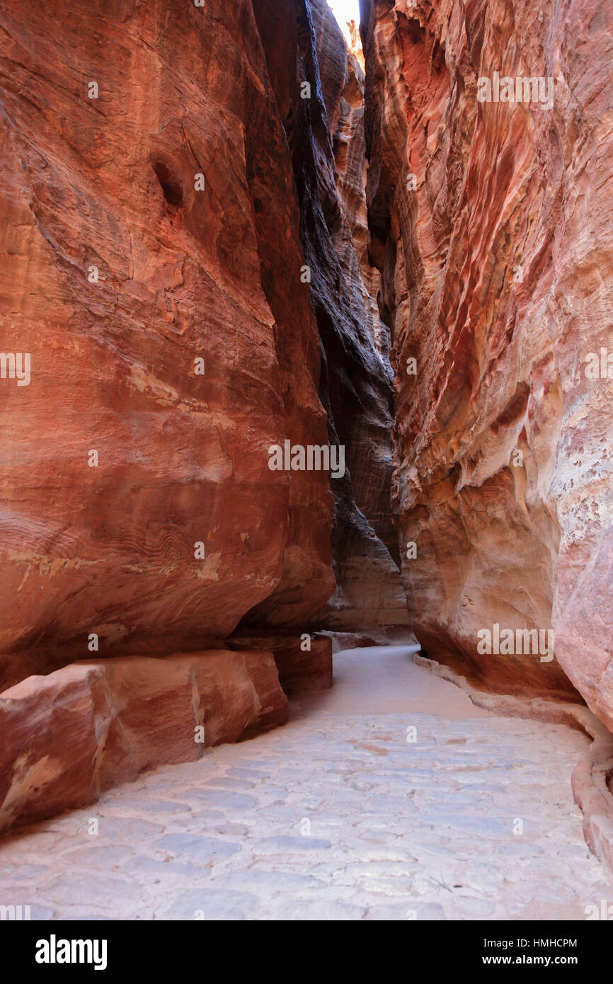 As-Siq, Siq, access to the city, abandoned rock city Petra, al-Batra ...