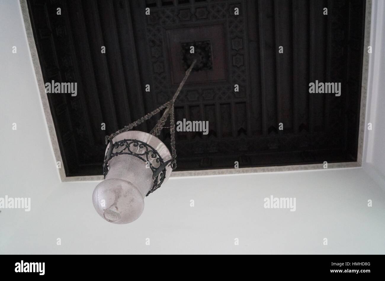 Beautiful light fixture at the Grand Mosque of Paris Stock Photo - Alamy