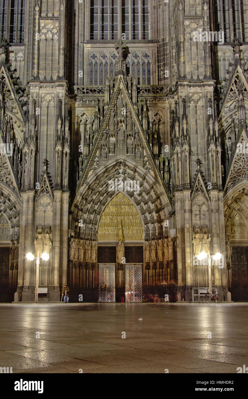 Cologne cathedral doors hi-res stock photography and images - Alamy