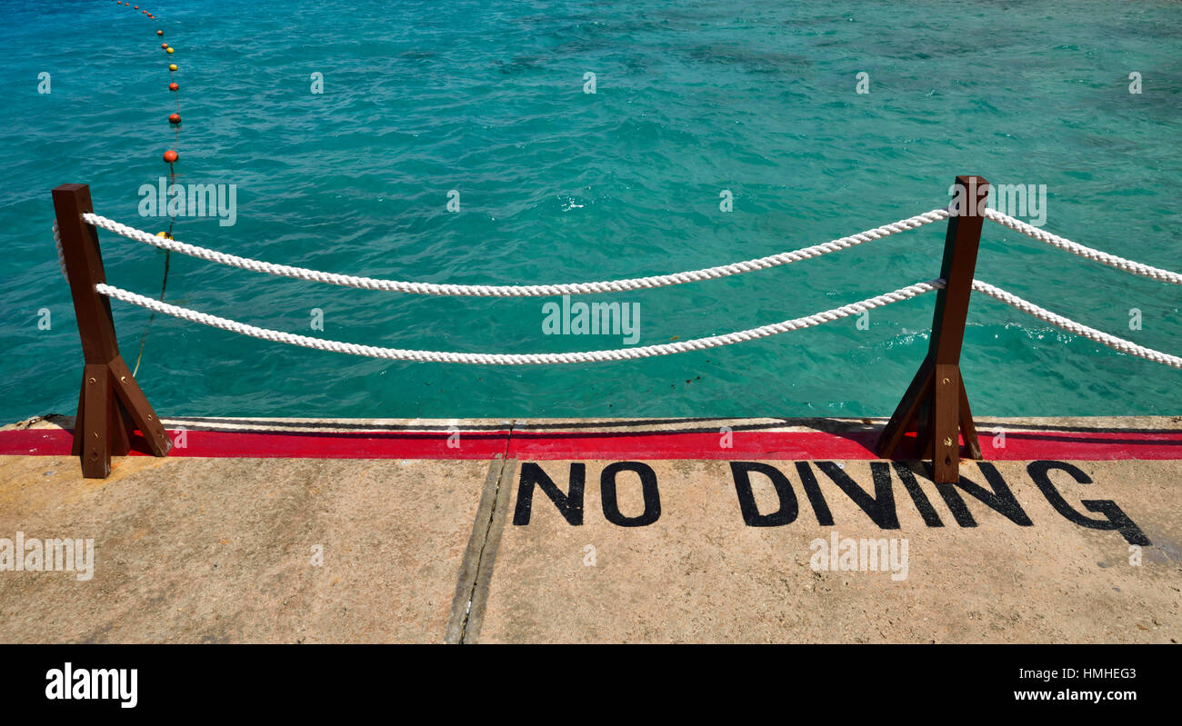 No diving sign Stock Photo - Alamy