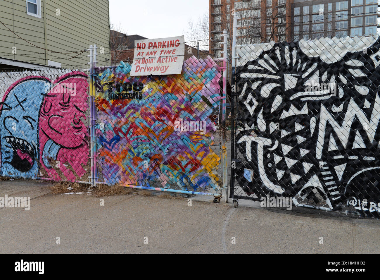 Ny urban graffiti buildings hi-res stock photography and images - Alamy