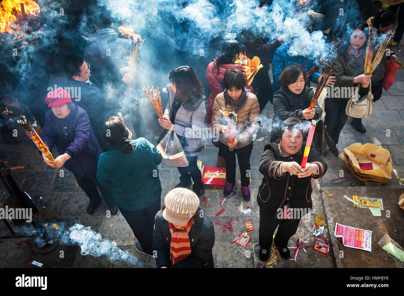 China offerings temple hi-res stock photography and images - Alamy