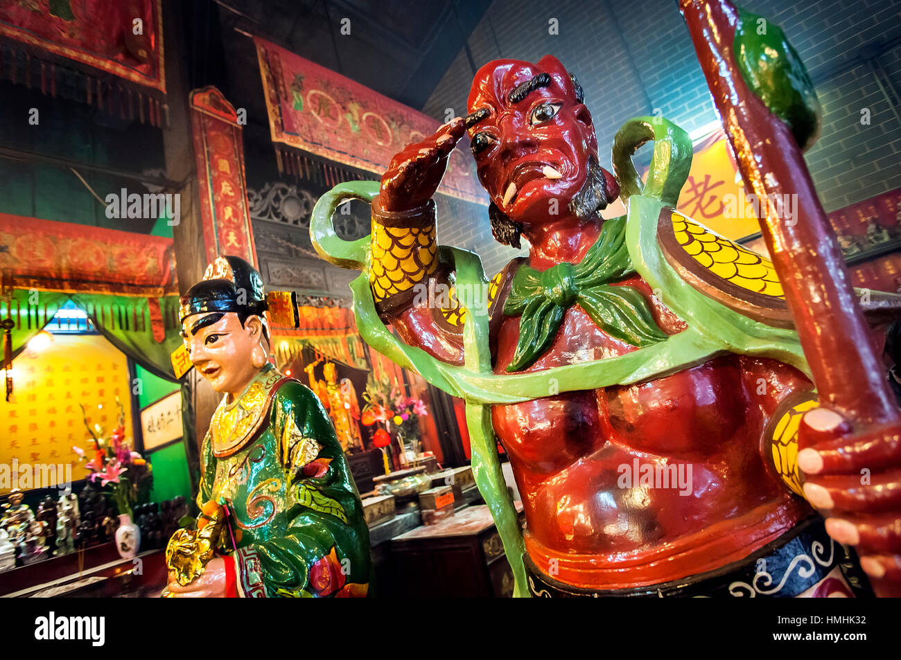 Red devil statue hi-res stock photography and images - Alamy