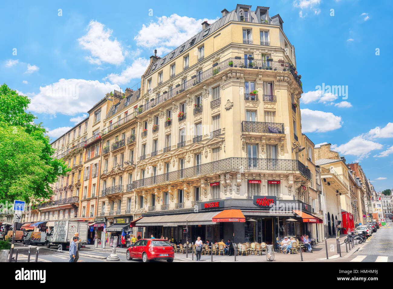 Bohemian montmartre district hi-res stock photography and images - Alamy