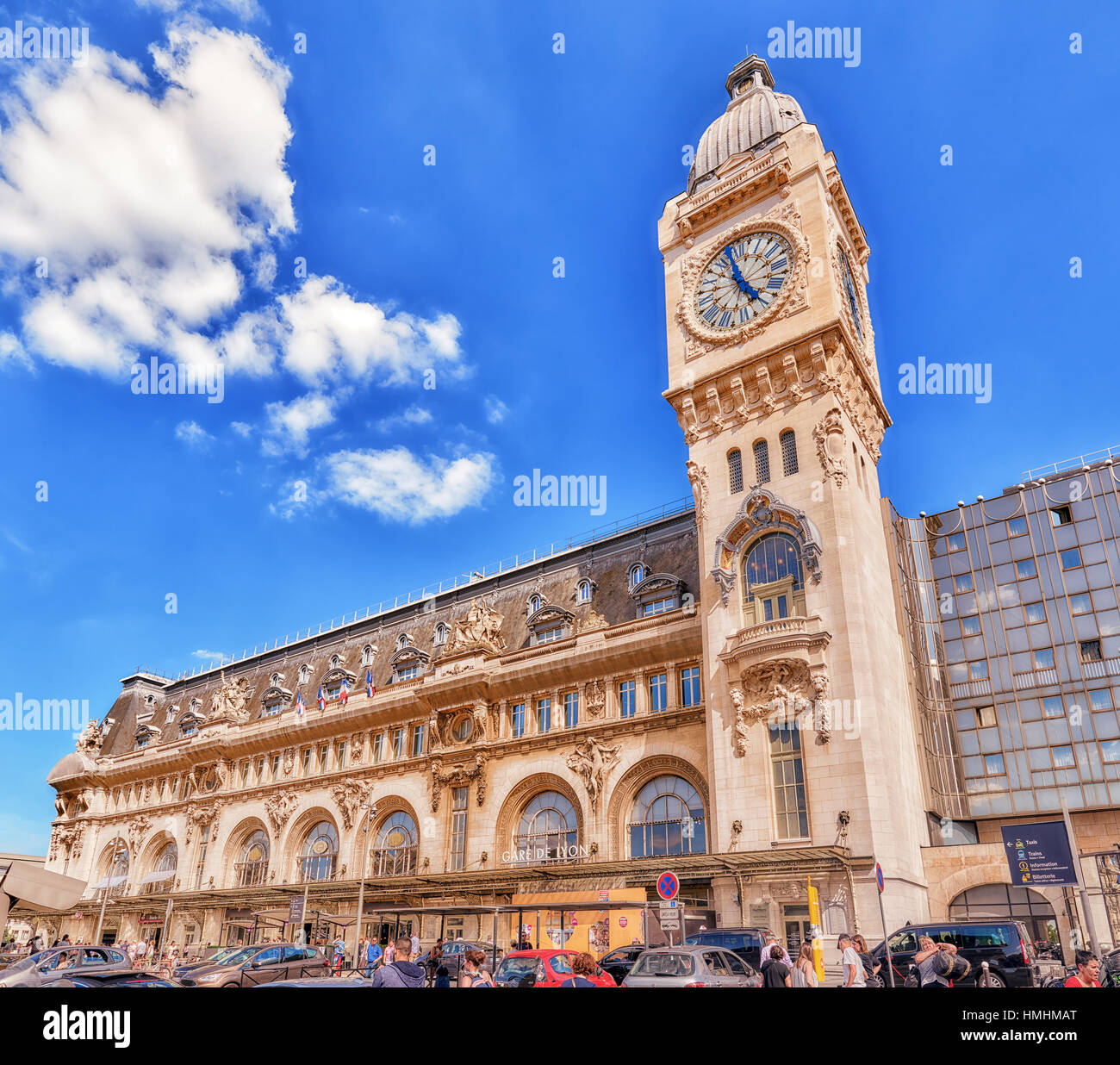 Parisian train stations hi-res stock photography and images - Alamy