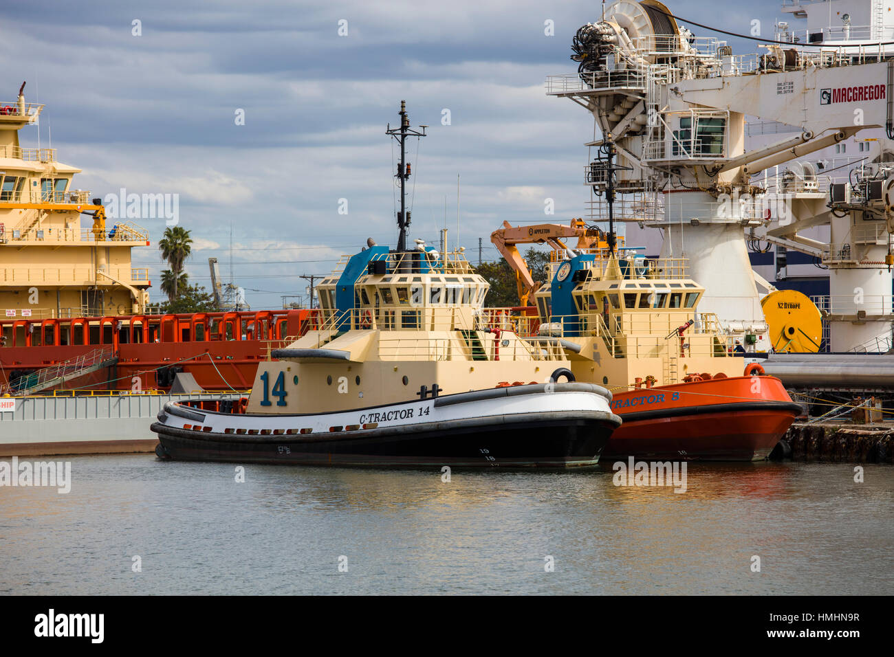 Boat boats tug tugs hi-res stock photography and images - Alamy