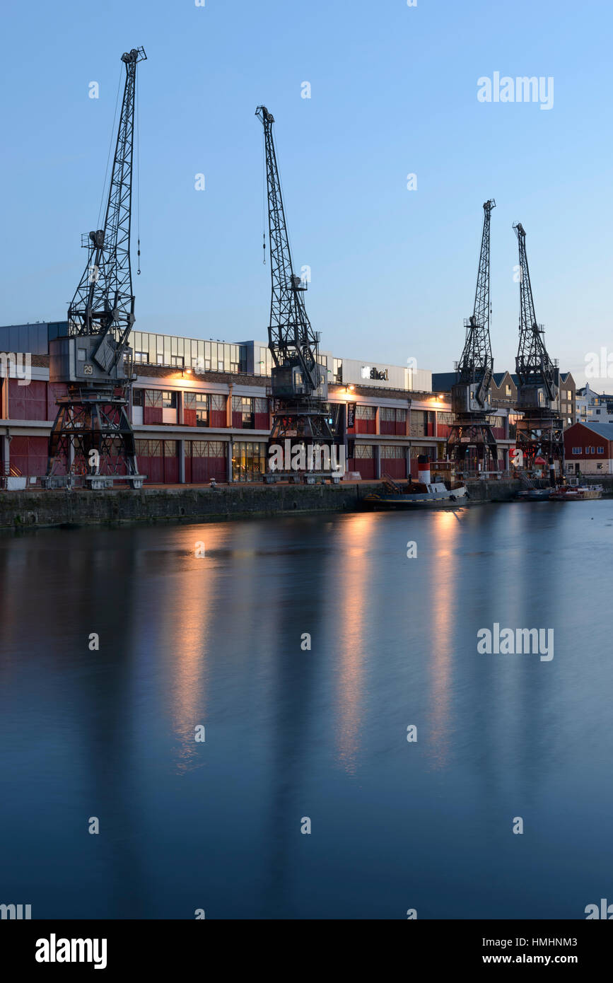 Historic cranes hi-res stock photography and images - Alamy