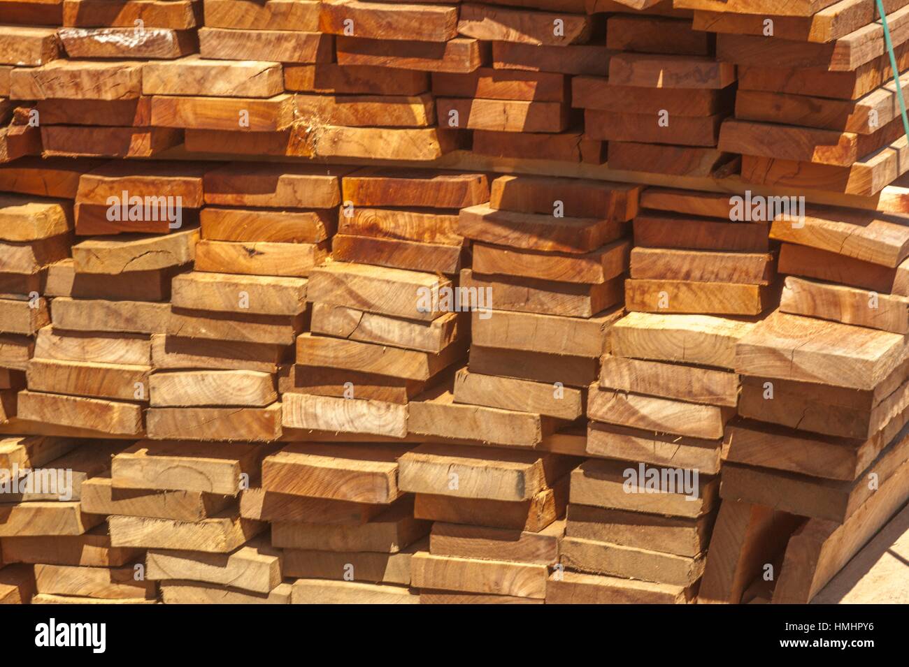 Stacked wooden planks hi-res stock photography and images - Alamy