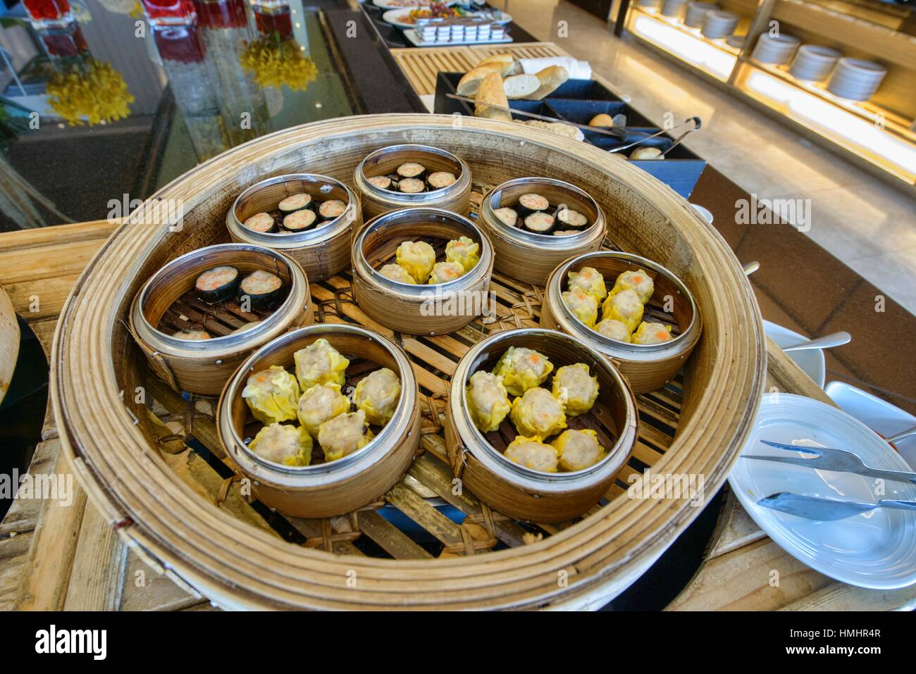 Fresh dim sum at a Chinese restaurant in Bangkok, Thailand Stock Photo - Alamy