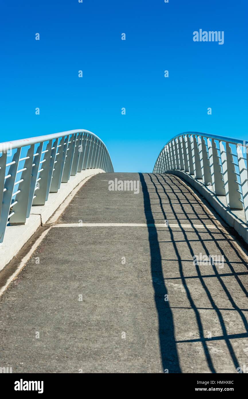 Pedestrian bridge pedestrian crossing hi-res stock photography and ...