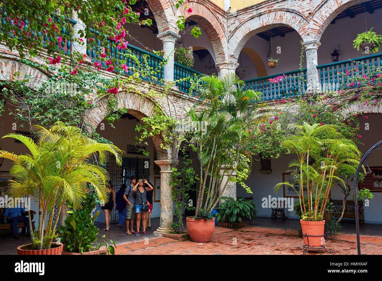 Monasterio de la santa cruz hi-res stock photography and images - Alamy